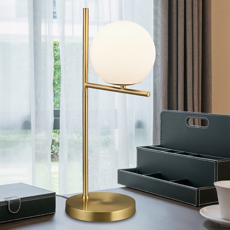 Messing tafellamp modern, Silkis, met schakelaar | Lampgigant.nl