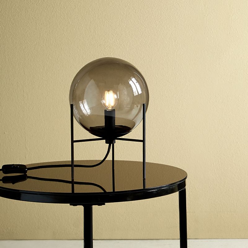 Zwarte tafellamp design, Alton, met schakelaar | Lampgigant.nl